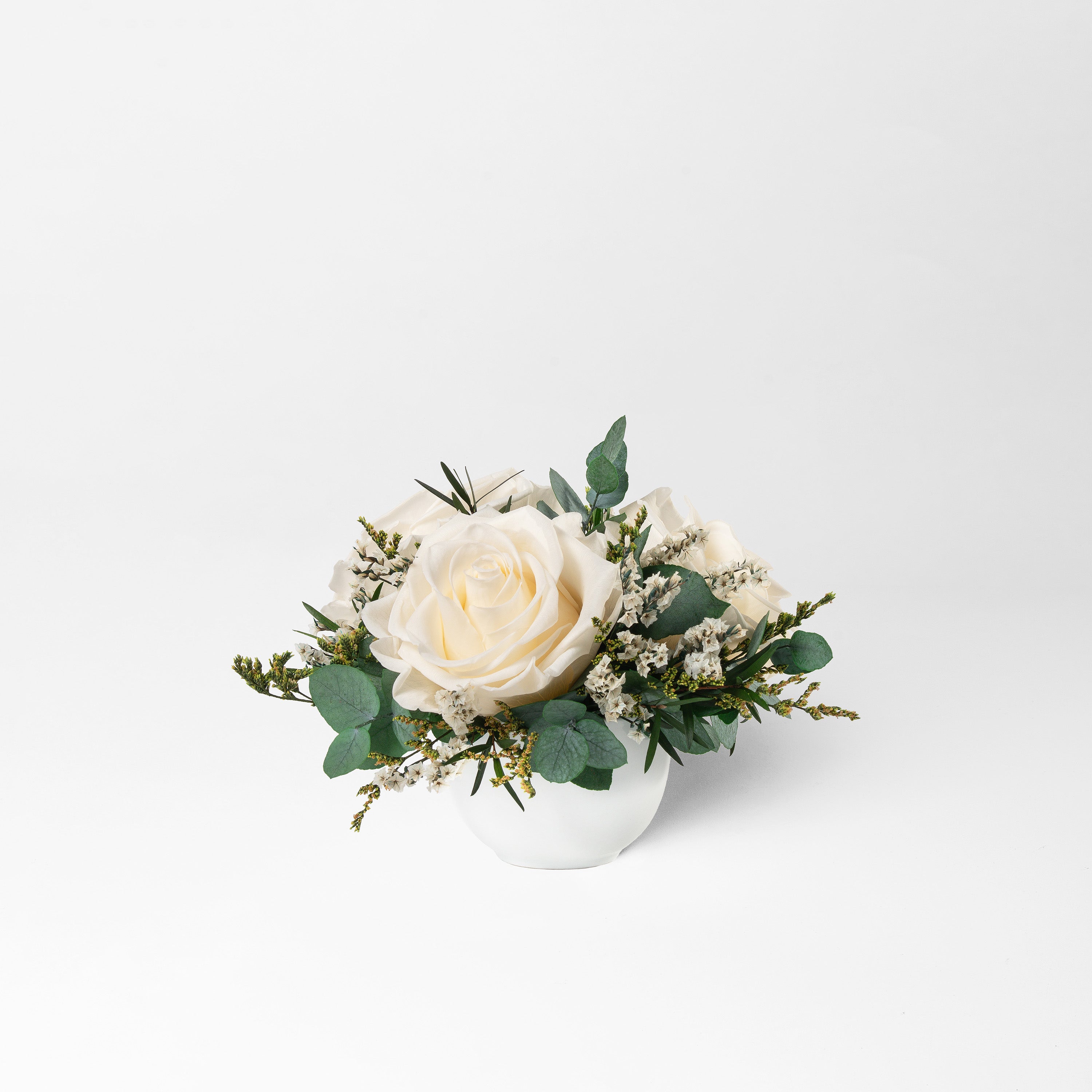 SUKI - PRESERVED ROSE ARRANGEMENT IN PORCELAIN VASE – Ethereal Blooms